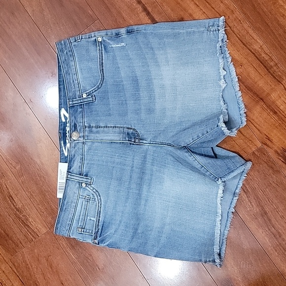 Seven7 | Shorts | Nwt Womens Seven 7 Denim Shorts | Poshmark